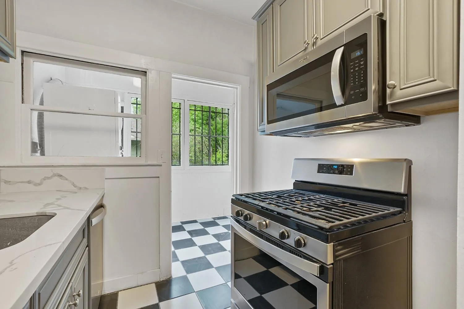 2400 F St, Sacramento, CA 95816 - Listing Sacramento